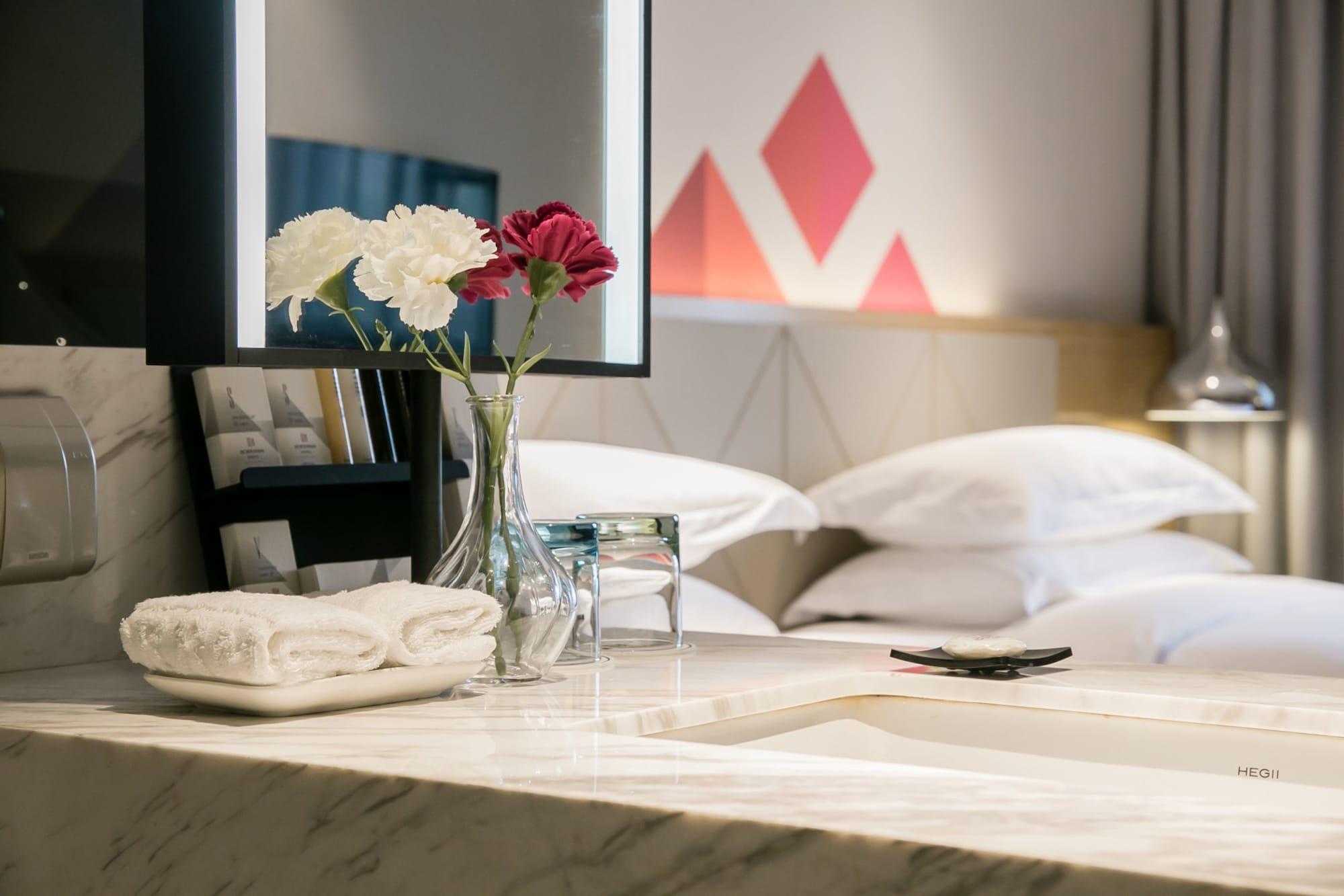 BORRMAN INTERNATIONAL HOTEL CANTON TOWER CHIGANG METRO STATION FLAGSHIP ...